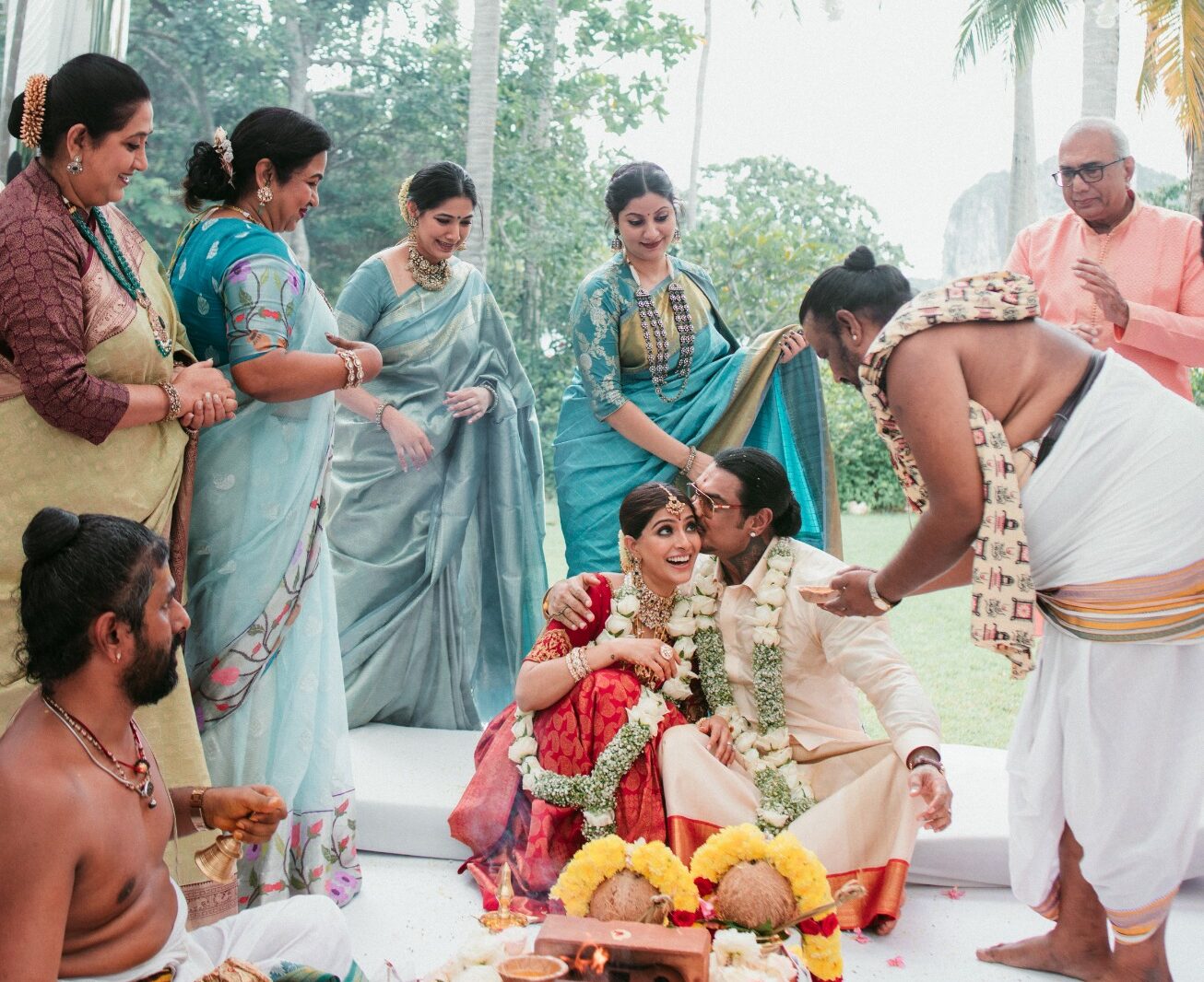 Varalaxmi, Nicholai Wedding: ఘనంగా వరలక్ష్మి, నికోలాయ్ పెళ్లి.. ఫోటోస్ ...